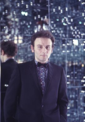 Mirrored Room by Lucas Samaras | Buffalo AKG Art Museum